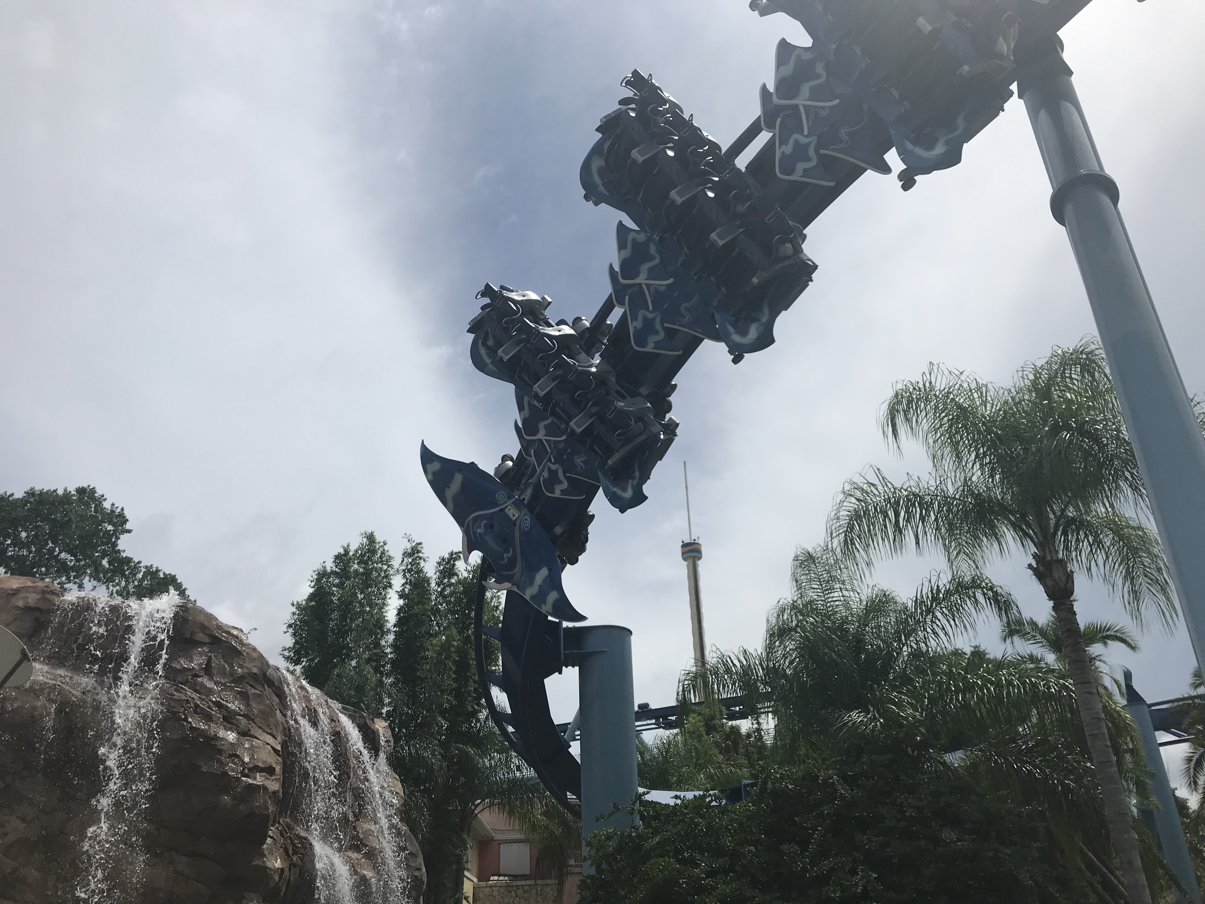 REVIEW: Manta – B&M Flying Coaster at SeaWorld Orlando – December 2019 ...